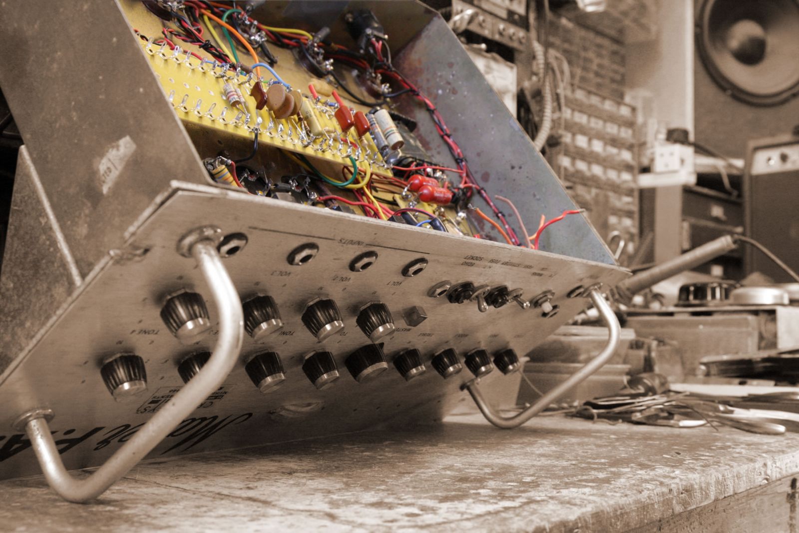 JT Custom Valve Amps build and repair custom vintage vacuum tube ...