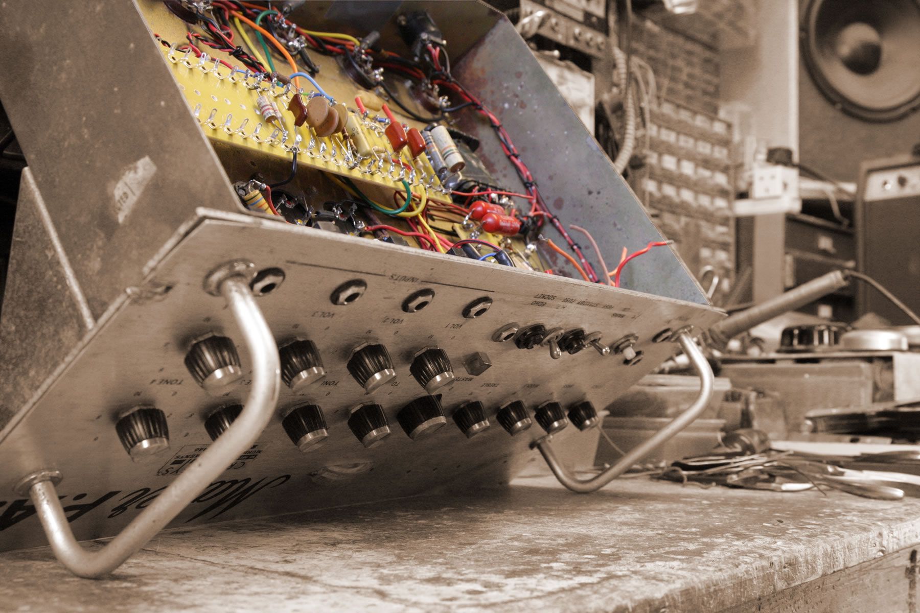 JT Custom Valve Amps build and repair custom vintage vacuum tube ...